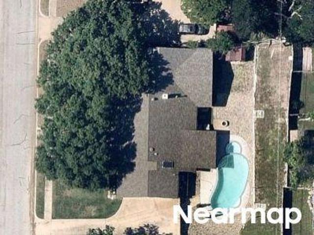 Woodvine Dr