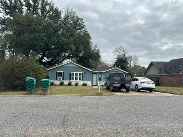 Woody Dr