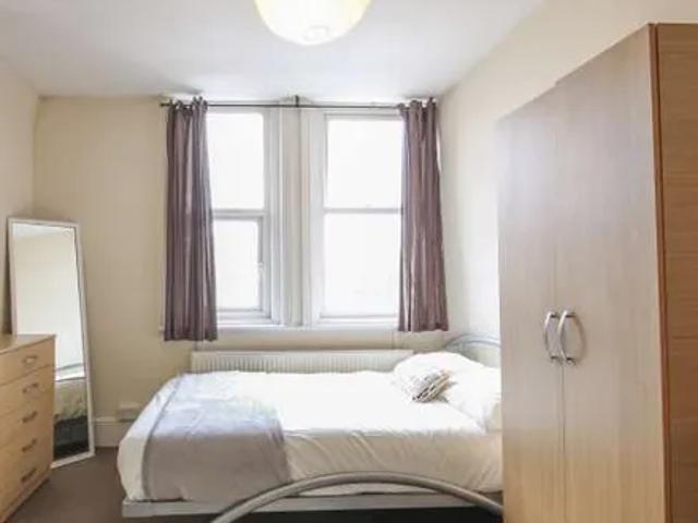Woody Grill, 211 Kilburn High Road, London, NW6 4JP, United Kingdom | Room for rent #124834757 | Rentberry