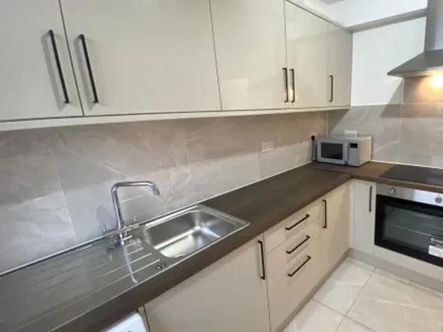 WooJung, 622 Finchley Road, London, NW11 7RR, United Kingdom | 4 bed duplex for rent #167386258 | Rentberry