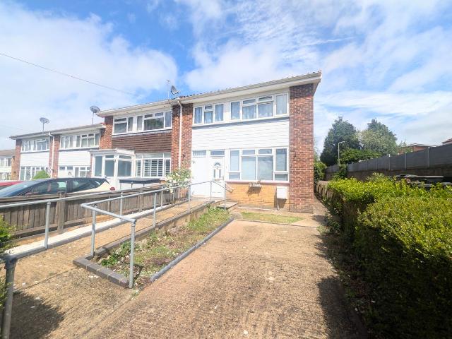 Wool Grove, Andover SP10, 3 bed end terrace house to rent, £1,550 pcm | PrimeLocation
