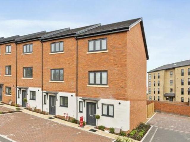 Woolf Grove, Tattenhoe Park, 3 Bedroom End