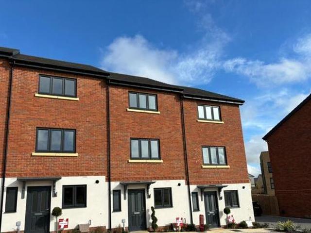 Woolf Grove, Tattenhoe Park, 3 Bedroom Terraced
