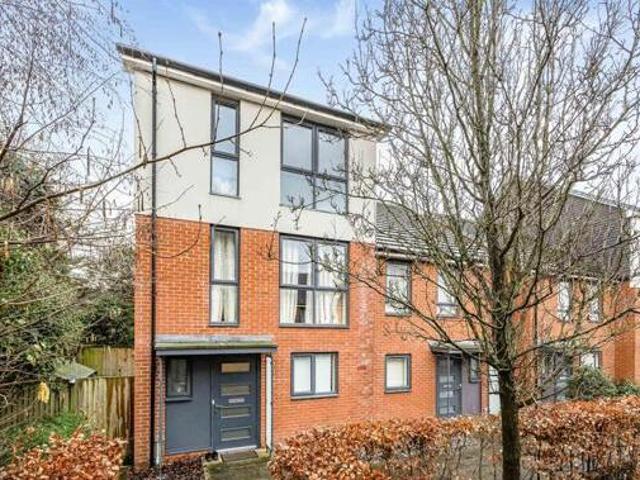 Woolhampton Way, Reading, 4 Bedroom Town