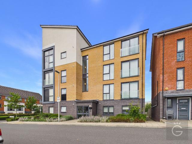 Woolhampton Way, Reading RG2, 2 bed flat to rent, £1,575 pcm | PrimeLocation