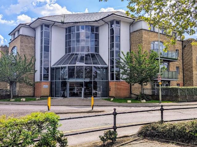 Woolsack Way, Godalming GU7, 2 bed flat to rent, £1,750 pcm | PrimeLocation