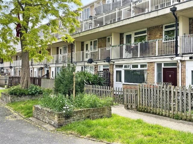 Woolstaplers Way, Bermondsey SE16, 3 bed flat to rent, £2,600 pcm | PrimeLocation