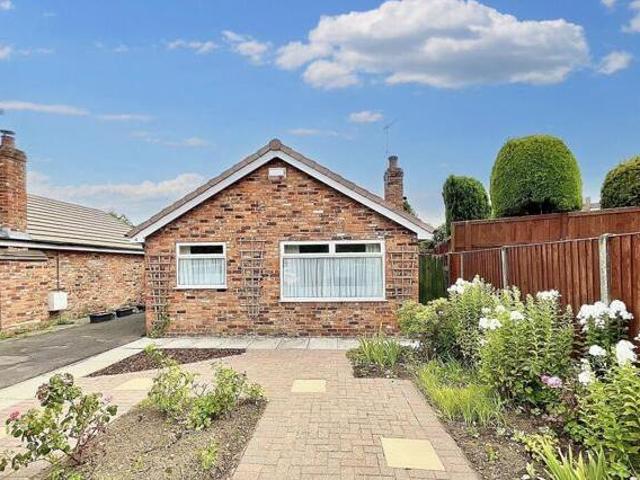 Woolston Drive, Hough, 3 Bedroom Detached