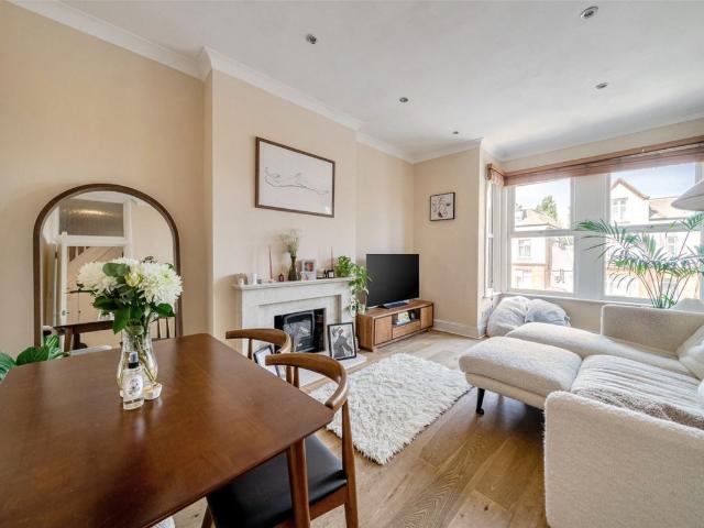 Woolstone Road, London SE23, 2 bed flat to rent, £2,000 pcm | PrimeLocation