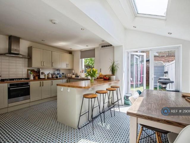 Woolstone Road, London, SE23 3 bed terraced house to rent £3,000 pcm £692 pw