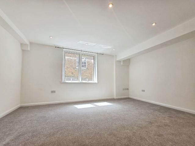 Woolpack House, Chapel Street, Guildford GU1, Studio to rent, £1,200 pcm | PrimeLocation
