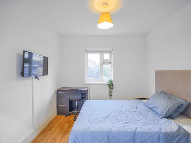 Woolridge Way – Room 3