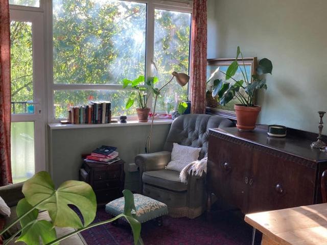 Woolwich 1 bed flat sub let bills inc Mar May