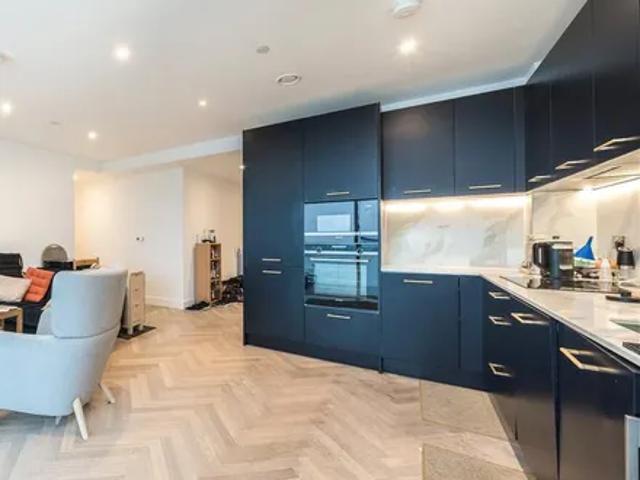 Woolwich High Street, London, SE18 6QN, United Kingdom | 2 bed apartment for rent #138147933 | Rentberry
