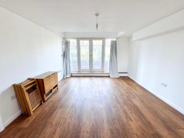 Woolwich, London SE18, Woolwich, 2 bed flat to rent, £1,800 pcm | PrimeLocation