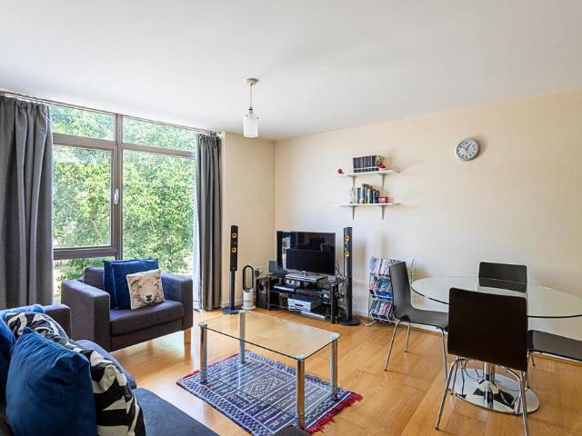 Woolwich Road, London SE10 1 bed apartment to rent £1,800 pcm £415 pw
