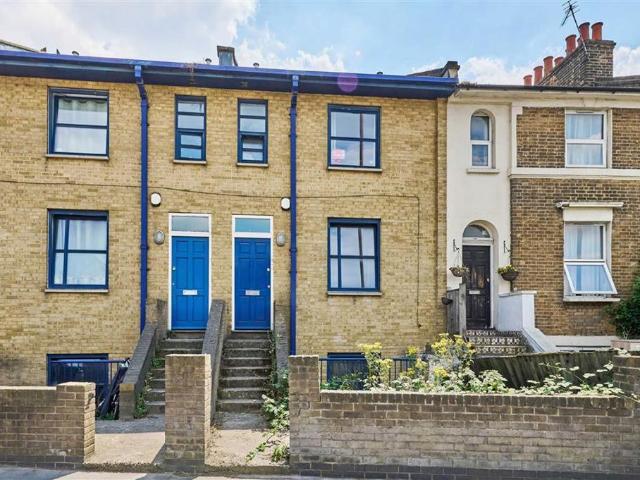 Woolwich Road, London SE7 4 bed house to rent £3,300 pcm £762 pw