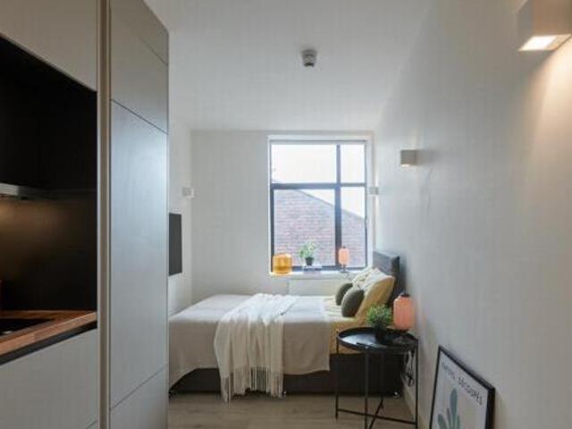 Woolwich Road, London, Studio Flat For