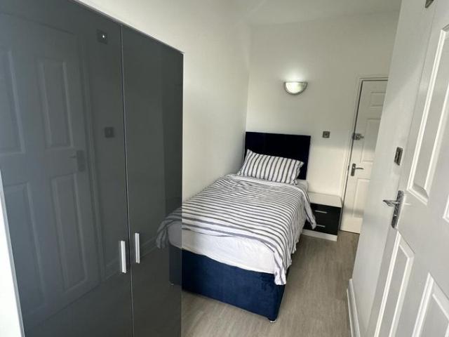 Woolwich Road SE10, Room to rent, £1,050 pcm | PrimeLocation