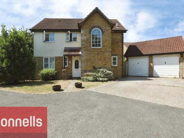 Woolven Close, Burgess Hill RH15, 4 bed property to rent, £2,500 pcm | PrimeLocation