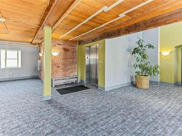 Woonasquatucket Ave Apt,north Providence, Condo For Sale