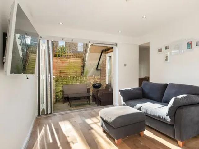 Woondal, 5 Clapham Park Road, London, SW4 7EY, United Kingdom | 1 bed apartment for rent #167228898 | Rentberry