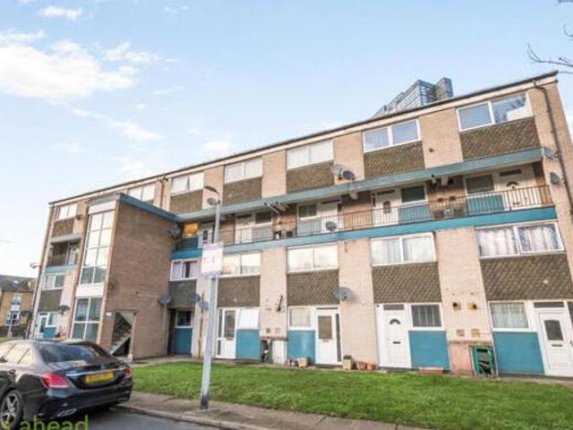 Woburn Court, Wellesley Road, 2 Bedroom Apartment
