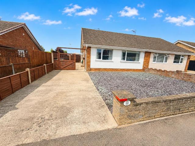 Woburn Avenue, Tuffley, Gloucester GL4, 2 bed semi detached bungalow to rent, £1,100 pcm | PrimeLocation