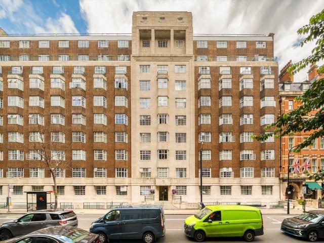 Woburn Place, Bloomsbury WC1H, Studio to rent, £2,200 pcm | PrimeLocation
