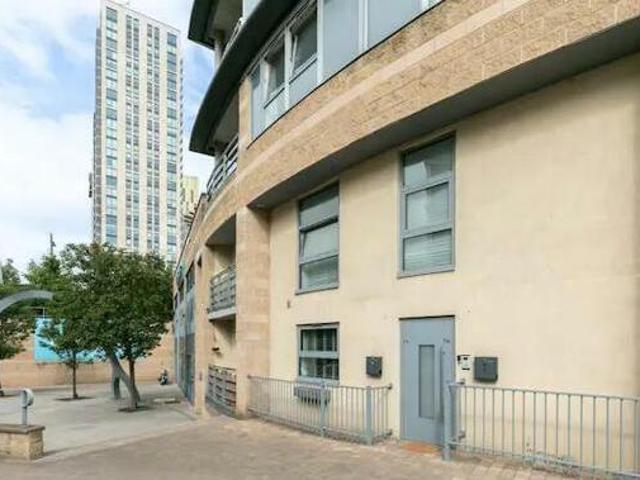 Woking, 1 Bedroom Flat
