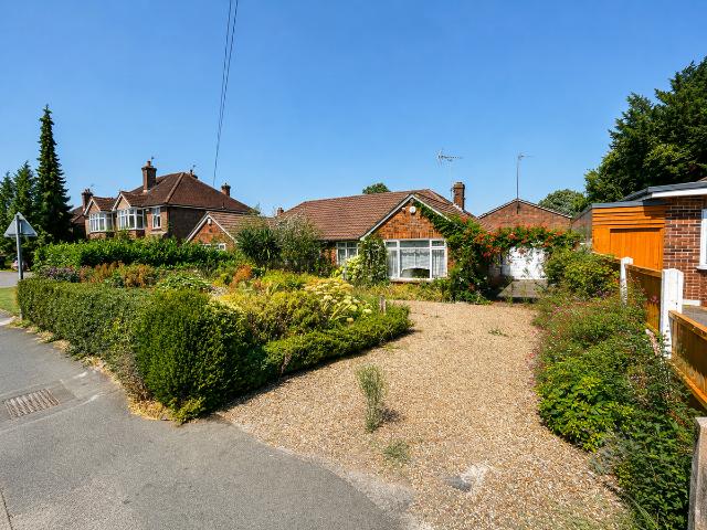 Woking GU22, 3 bed semi detached house to rent, £2,200 pcm | PrimeLocation