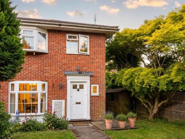Woking, Surrey GU22, 3 bed semi detached house to rent, £1,950 pcm | PrimeLocation