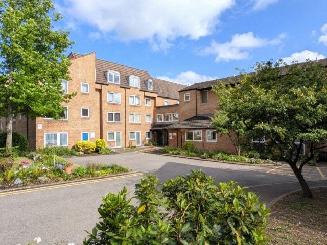 Woking, Surrey GU22, 1 bed property to rent, £1,050 pcm | PrimeLocation