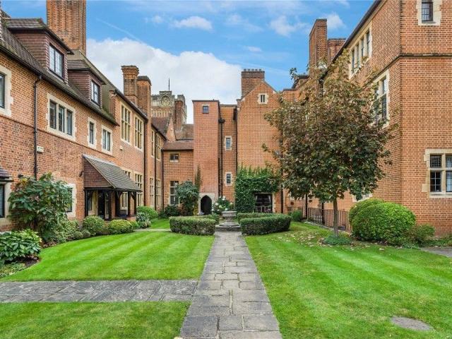Woking, Surrey GU22, 4 bed town house to rent, £3,750 pcm | PrimeLocation