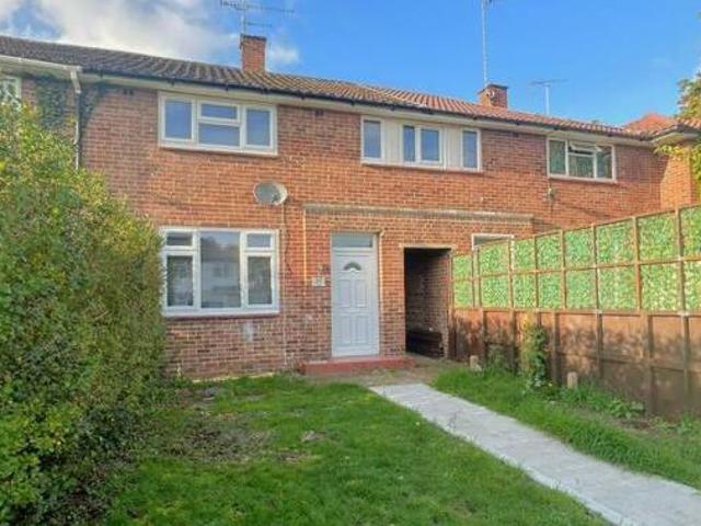 Woking, Surrey, 2 Bedroom Terraced