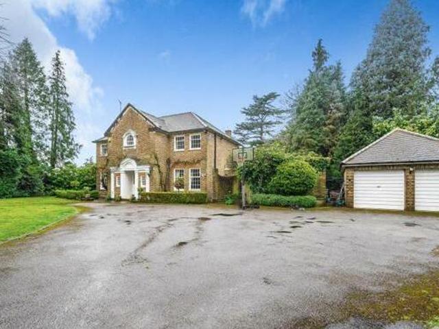 Woking, Surrey, 4 Bedroom Detached