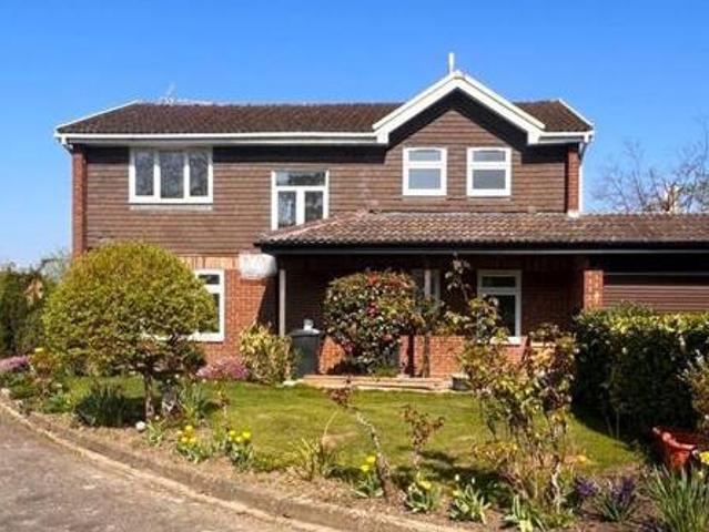 Woking, Surrey, 4 Bedroom Detached