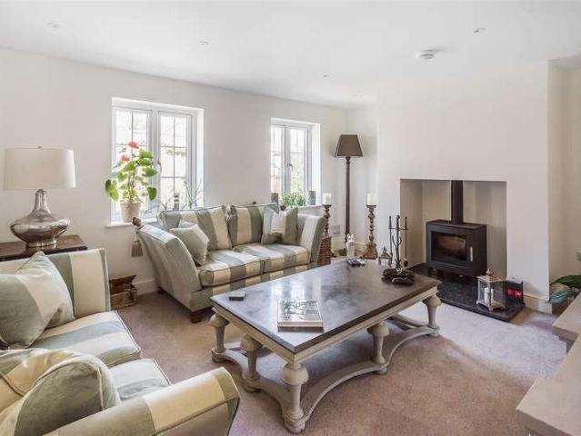 Woking Road, Jacobs Well, GU4