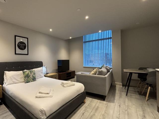 Wokingham Road, Bracknell Amsterdam Apartments for Rent