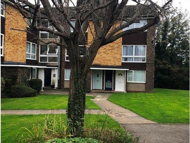 Wokingham Road, Bracknell RG42, 2 bed flat to rent, £1,350 pcm | PrimeLocation