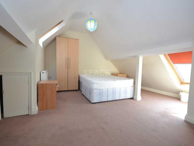 Wokingham Road, Earley, Reading, Berkshire RG6, Room to rent, £575 pcm | PrimeLocation