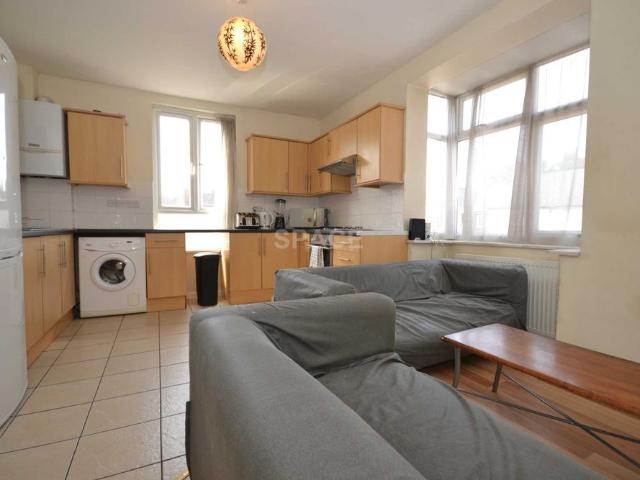 Wokingham Road, Earley, Reading, Berkshire, RG6 1LG