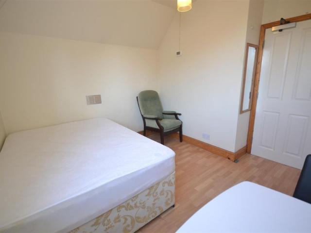 Wokingham Road, Reading RG6, Studio to rent, £795 pcm | PrimeLocation