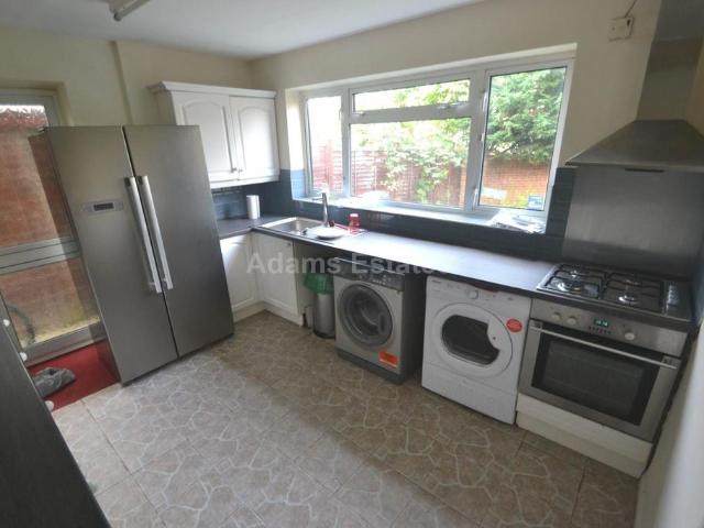 Wokingham Road, Reading 6 bed detached house to rent £2,750 pcm £635 pw