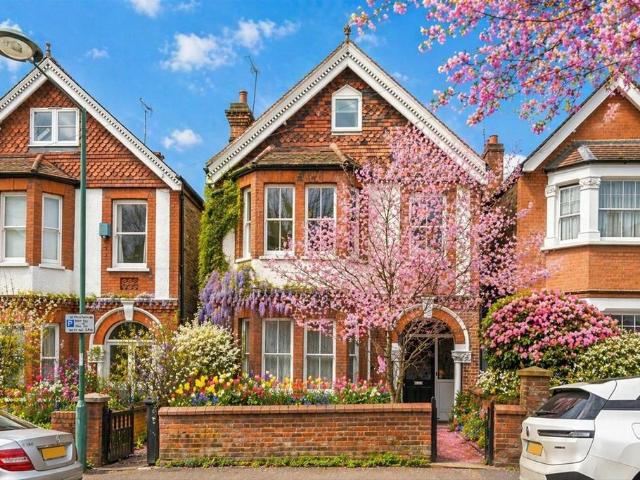 Wolverton Avenue, Kingston Upon. 5 bed house to rent £6,950 pcm £1,604 pw