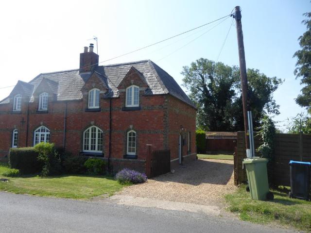 Wolverton Road, Castlethorpe MK19 2 bed house to rent £1,495 pcm £345 pw