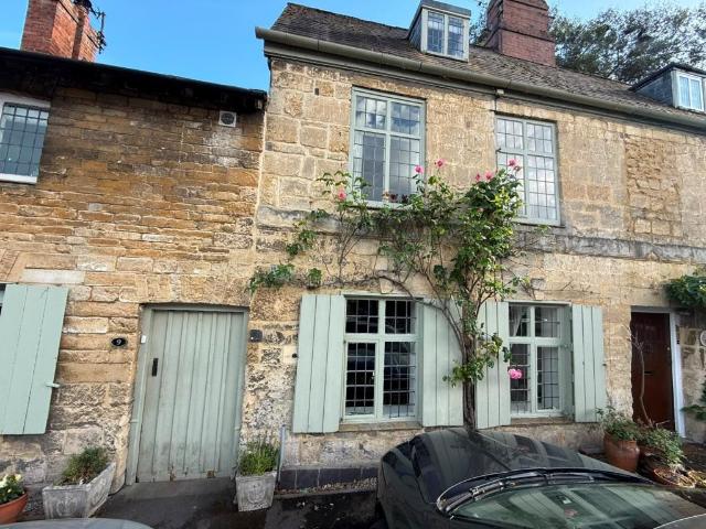 Wolvercote, Oxford, OX2 3 bed terraced house to rent £2,250 pcm £519 pw