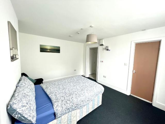 Wolverhampton Street, Dudley DY1, Room to rent, £737 pcm | PrimeLocation