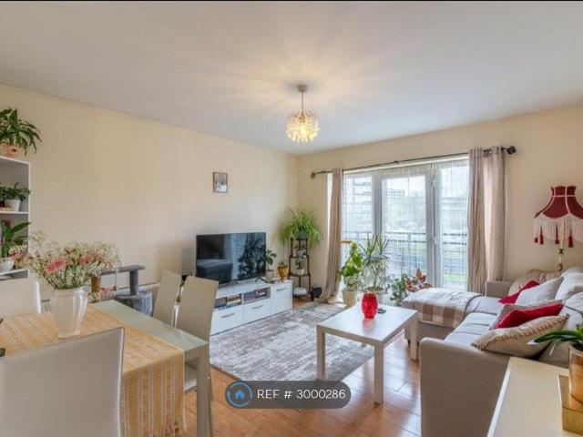 Wolverhampton, Wolverhampton WV10, 2 bed flat to rent, £975 pcm | PrimeLocation