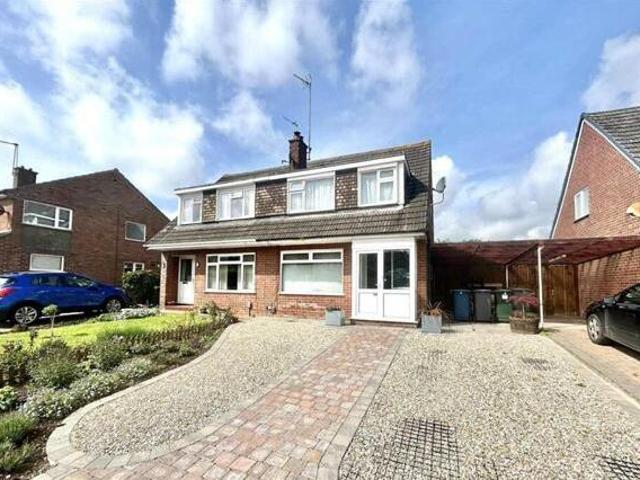 Wolds Drive, Keyworth, 3 Bedroom Semi detached